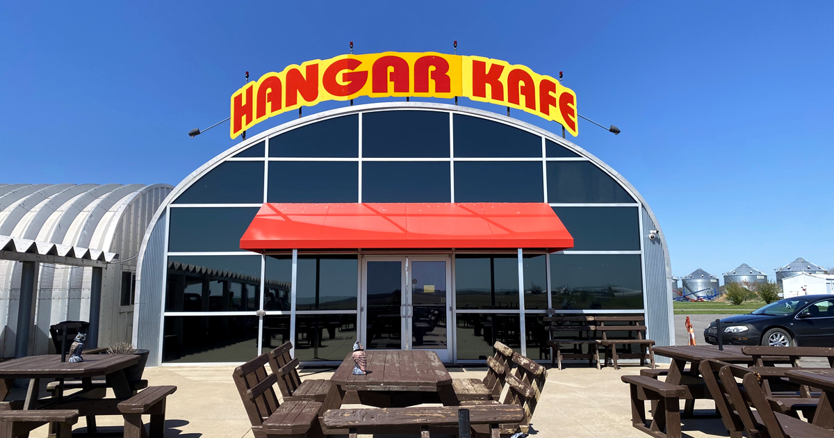 This Aviation-Themed Café In Missouri Is A Dream Come True For Aviation ...
