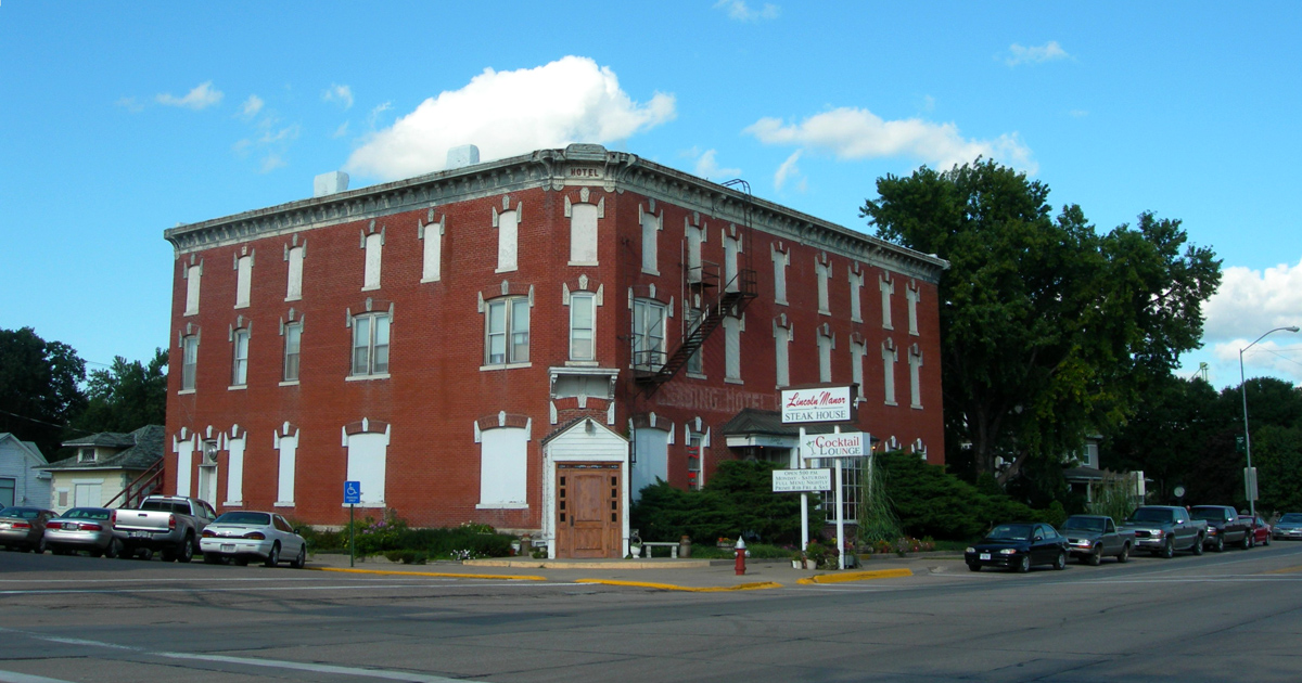 10 Gorgeous Small Towns In Nebraska That Are Perfect For Summer Day Trips