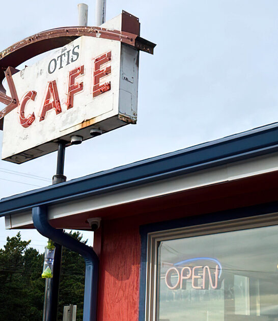 oregon restaurant cinnamon roll ftr