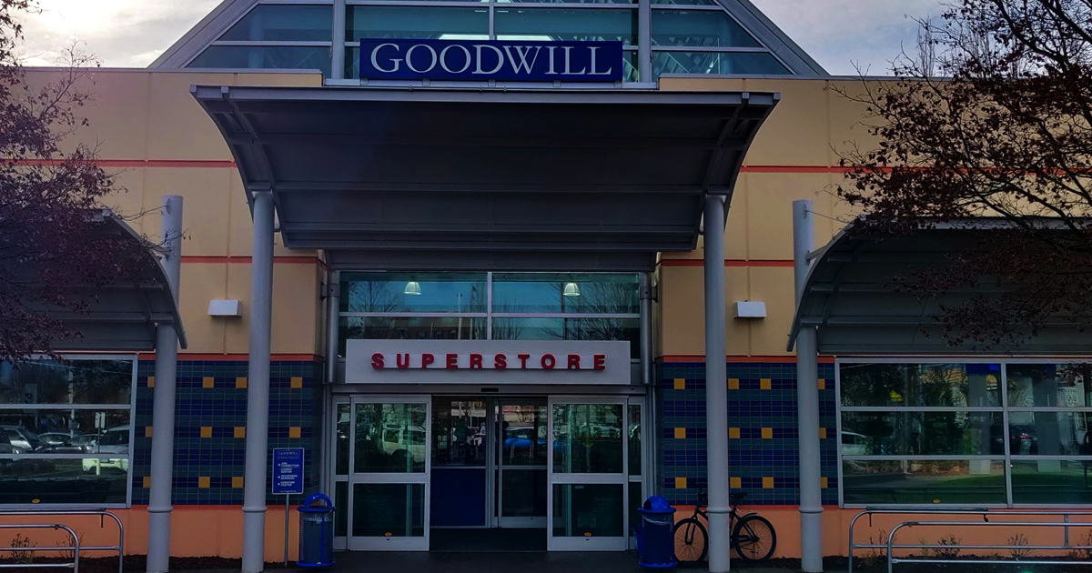 The Massive Secondhand Shop In Oregon That’ll Make Your Summer Shopping ...
