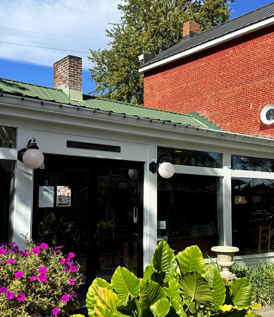 restaurant shrimp grits tennessee ftr