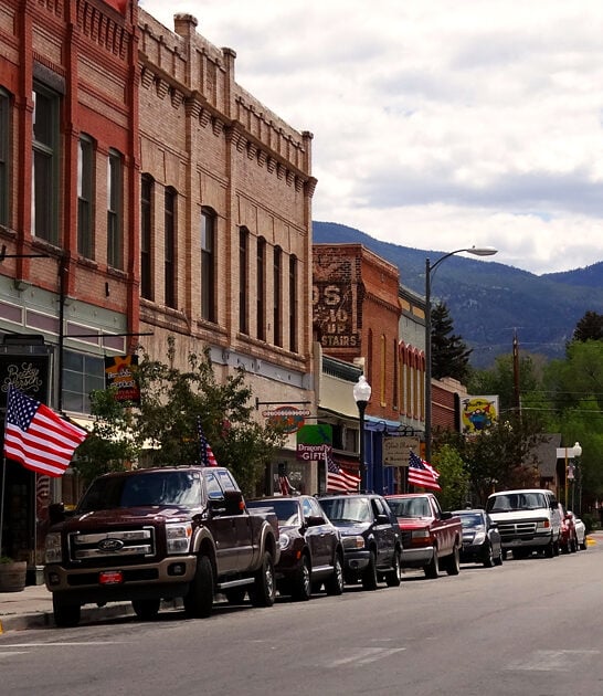 scenic colorado small town ftr
