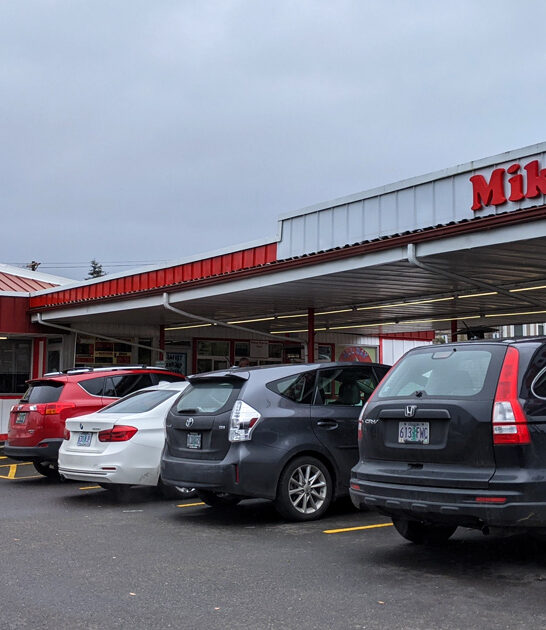 serving best burger oregon ftr