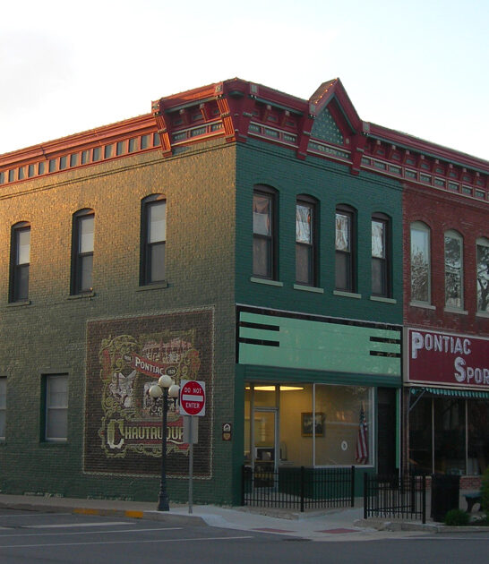 small charming town illinois ftr