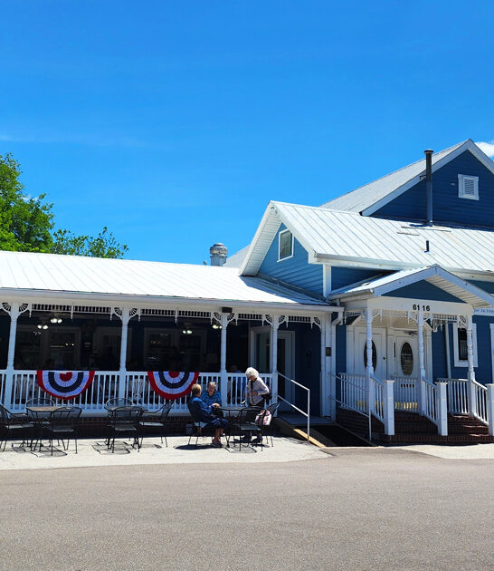unassuming restaurant missouri pies ftr