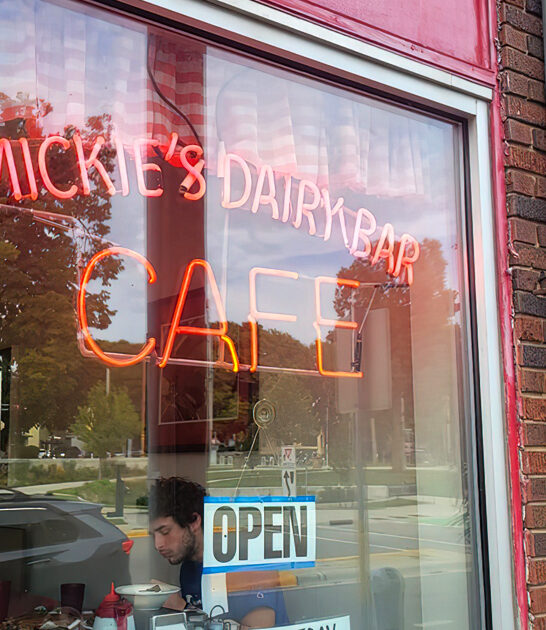 unassuming restaurant wisconsin breakfast ftr