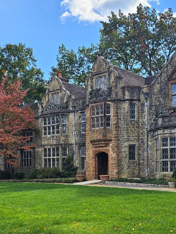The Gorgeous Castle In Virginia That Most People Don't Know About
