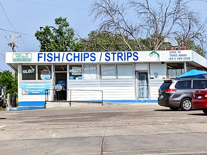 The no-nonsense exterior says it all: FISH/CHIPS/STRIPS. Like a haiku of fried deliciousness that cuts straight to the culinary chase.