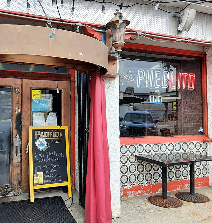El Pueblito's terracotta-tiled roof and patio umbrellas give off that "I'm not trying too hard, but I'm still fabulous" vibe that perfectly matches its no-nonsense food philosophy.
