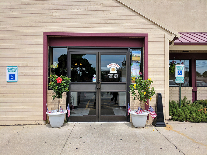 The unassuming exterior of Omelette House belies the breakfast magic happening inside. Like Clark Kent's glasses, this modest fa&ccedil;ade hides superhero-sized portions.