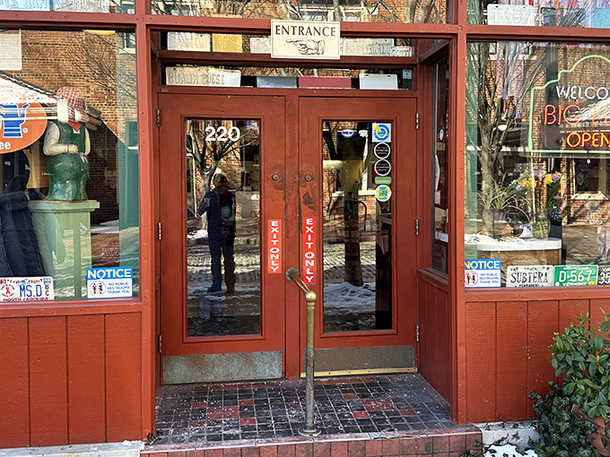 The unassuming white brick exterior of Big Ed's hides culinary treasures within, like a Southern food speakeasy waiting to be discovered.