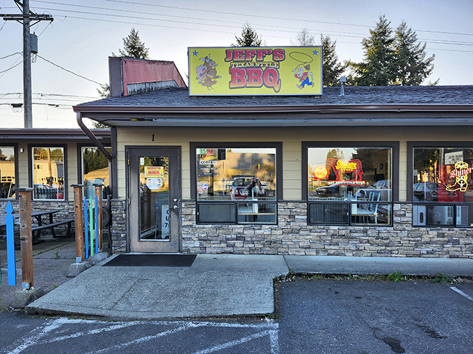 The unassuming yellow exterior of Jeff's Texas Style BBQ in Marysville hides a smoky paradise that would make any Texan nod in approval.