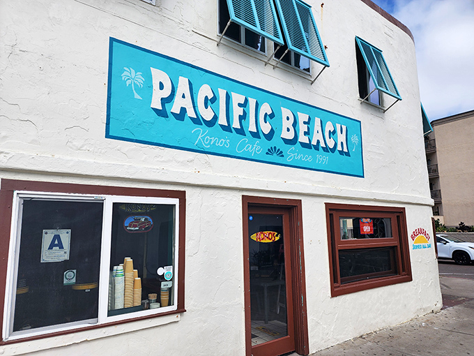 Where palm trees sway and breakfast dreams come true. This little corner of Pacific Beach has been satisfying hungry San Diegans for generations.