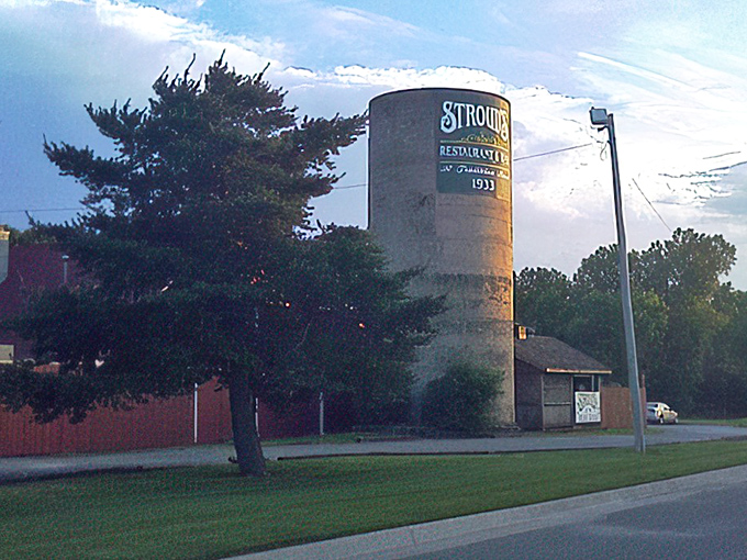 The iconic Stroud's silo welcomes hungry pilgrims to this temple of fried chicken. Your stomach knows you've arrived at the promised land.