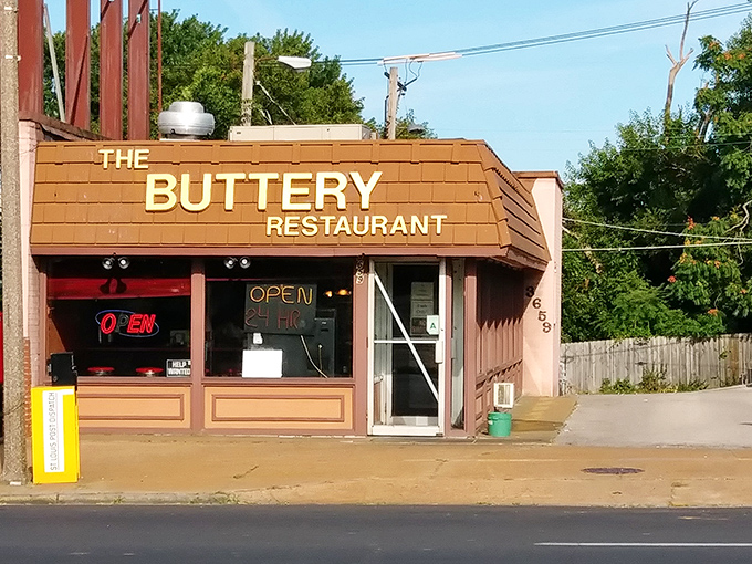 The unassuming brown exterior of The Buttery Restaurant stands as a beacon to breakfast aficionados who know that culinary treasures often hide in plain sight.