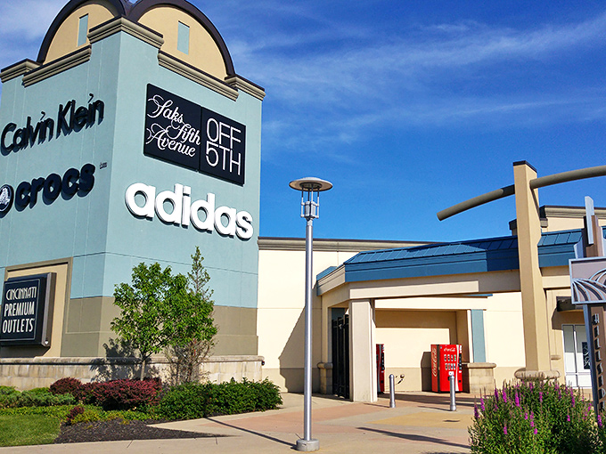 The architectural equivalent of a treasure map &ndash; covered walkways at Cincinnati Premium Outlets lead shoppers from Banana Republic to Coach with military precision and unexpected elegance.