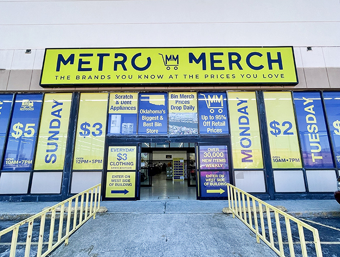 The retail equivalent of a treasure map! MetroMerch's colorful pricing banners guide bargain hunters through their week-long adventure of declining prices.