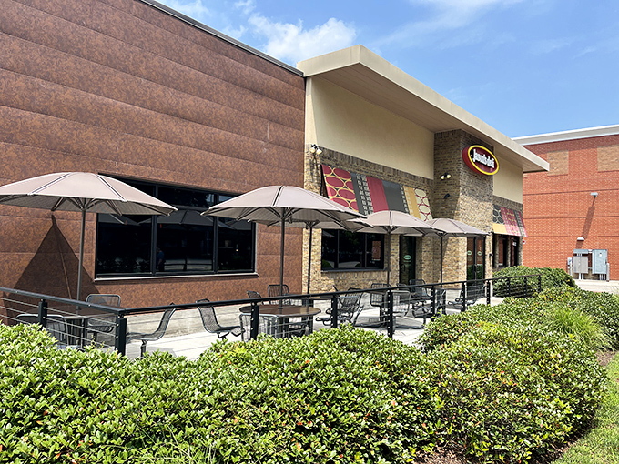 Welcome to sandwich paradise! Jason's Deli's inviting exterior promises a feast for the senses, with its warm brick and cheerful signage beckoning hungry patrons.