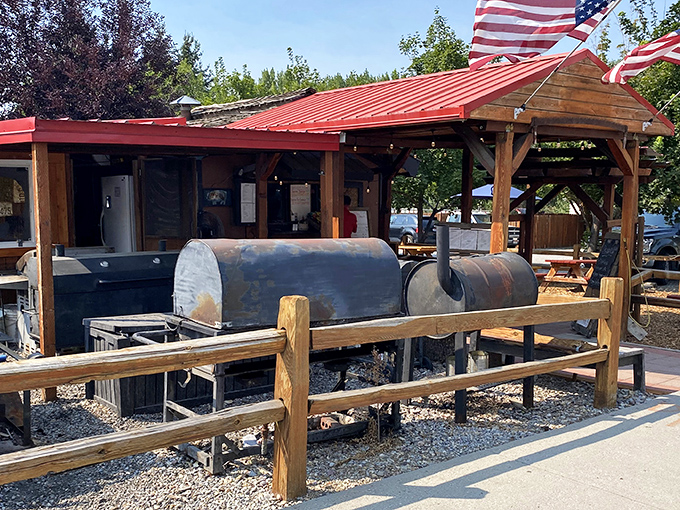 Americana at its smokiest! This rustic pavilion with its signature red roof and waving flag is where barbecue dreams come true in Malad City.