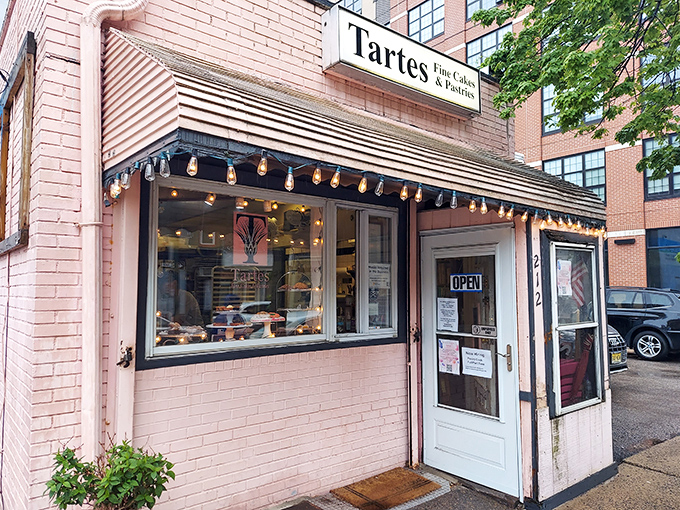 The pink fa&ccedil;ade of Tartes isn't just a building&mdash;it's a beacon of buttery hope on Arch Street for dessert lovers everywhere. 