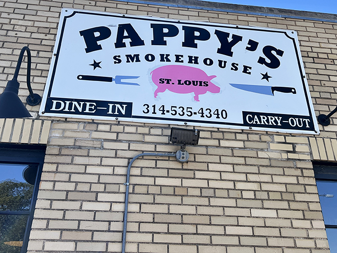 The humble brick exterior of Pappy's Smokehouse belies the flavor explosion waiting inside. Like finding a treasure map in your attic, this unassuming building holds culinary gold.