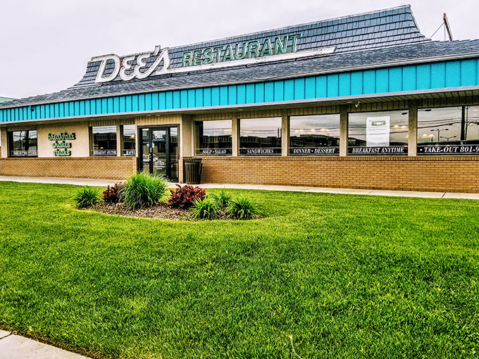 Against the backdrop of Utah's majestic mountains, Dee's stands like a humble culinary fortress, promising comfort food that rivals grandma's kitchen.