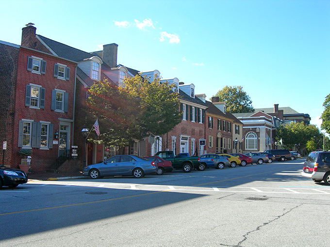 Brick-lined streets and historic buildings create the perfect backdrop for your "I've gone back in time" selfies. Colonial charm without the colonial plumbing!