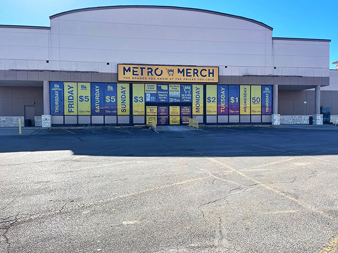 The retail equivalent of a treasure map! MetroMerch's colorful pricing banners guide bargain hunters through their week-long adventure of declining prices.