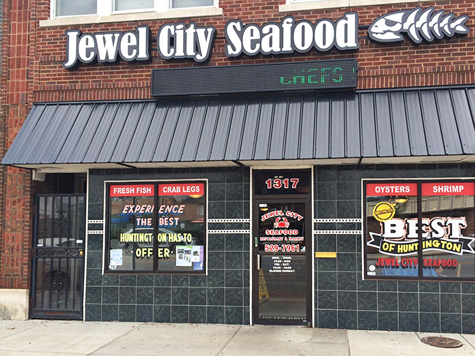 The unassuming brick fa&ccedil;ade of Jewel City Seafood might not scream "culinary destination," but that's part of its charm&mdash;the best treasures often hide in plain sight.