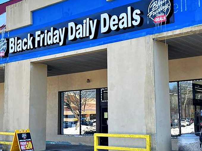 The unassuming facade of treasure-hunting paradise. Those red signs are like modern-day "X marks the spot" for bargain adventurers in National City.
