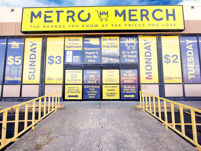 The retail equivalent of a treasure map! MetroMerch's colorful pricing banners guide bargain hunters through their week-long adventure of declining prices.