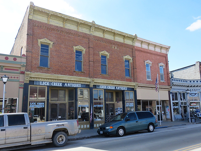 Perry's historic main street offers a Norman Rockwell-worthy tableau where brick buildings house treasures waiting to be discovered by eagle-eyed antiquers.