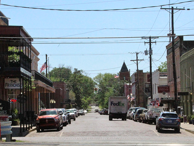 Jefferson's historic brick streets and vintage storefronts transport you to a time when steamboats, not smartphones, were the cutting edge of technology.