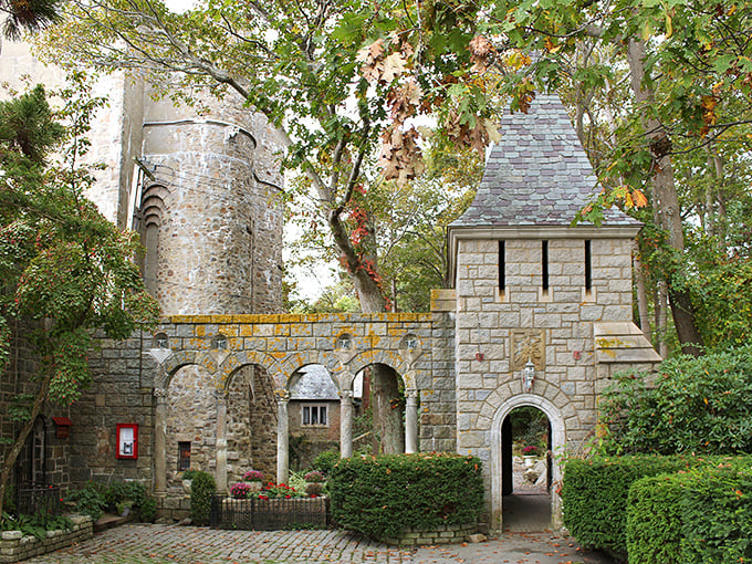 Stone archways and towers that would make King Arthur do a double-take. Medieval magnificence meets New England charm in this coastal fortress.