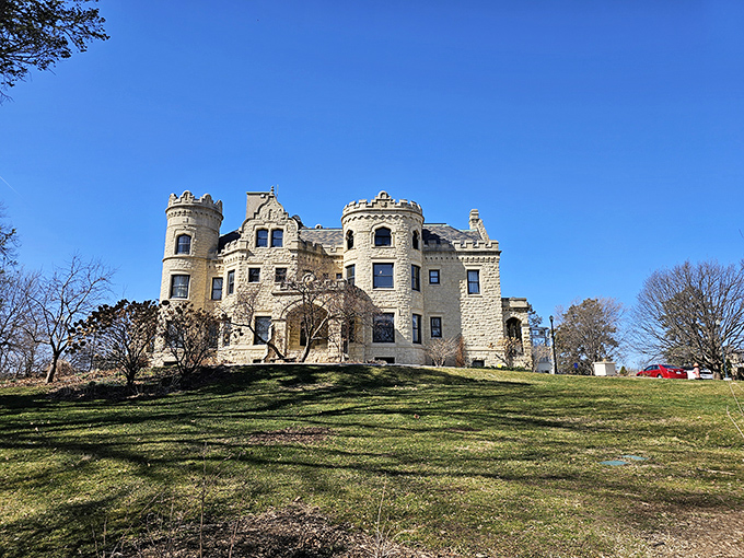Joslyn Castle rises from the Nebraska landscape like a European nobleman who took a wrong turn at Albuquerque. Those Scottish Baronial turrets aren't mirage&mdash;they're pure Midwestern magic.