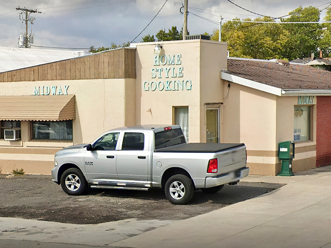 The unassuming exterior of Midway Restaurant stands as a beacon of breakfast hope in Kenton, where culinary magic happens behind that modest fa&ccedil;ade.
