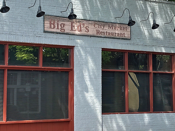 The unassuming white brick exterior of Big Ed's is like a Southern secret handshake &ndash; those who know, go.
