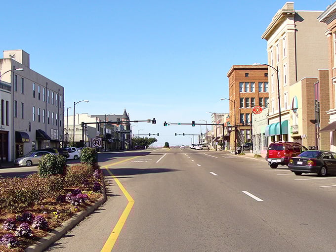This Victorian beauty isn't just a house—it's architectural eye candy that makes you wonder if you've stumbled onto a movie set. Pure Mississippi magic!