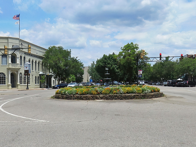 Downtown Aiken's wide boulevards and flower-filled medians aren't just pretty&mdash;they're a time machine to a more elegant era when horses, not horsepower, ruled the streets.