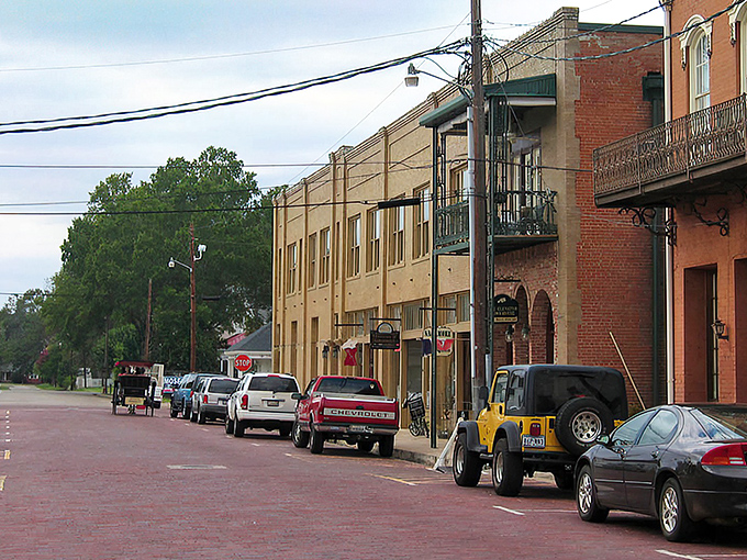 Jefferson's historic brick streets and vintage storefronts transport you to a time when steamboats, not smartphones, were the cutting edge of technology.