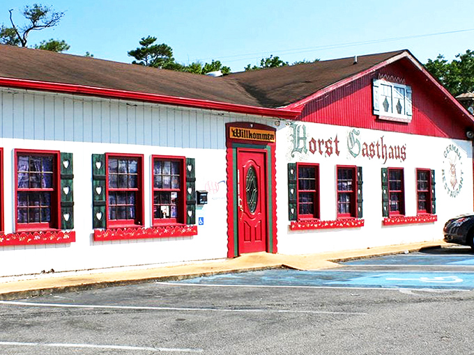 The red-trimmed fa&ccedil;ade of Horst Gasthaus stands out like a lederhosen at a beach party, complete with "Willkommen" sign inviting hungry travelers inside.