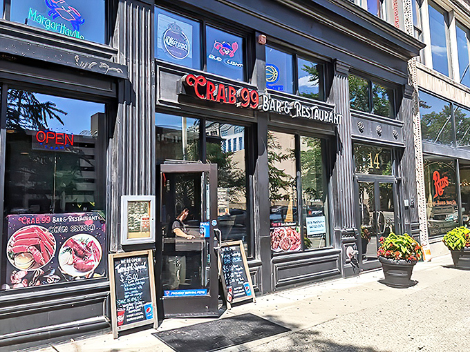 The historic brick fa&ccedil;ade of Crab 99 Bar & Restaurant stands proudly in downtown Indianapolis, proving great seafood can indeed thrive in landlocked territory.