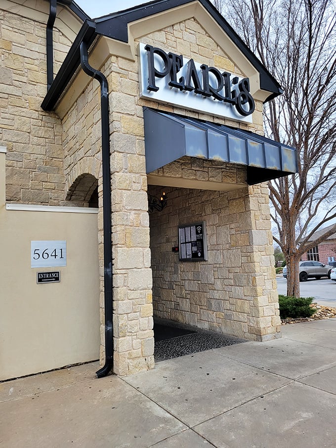 Pearl's limestone fa&ccedil;ade might not scream "seafood oasis," but like finding Nemo, the real treasure awaits inside this Oklahoma City institution.