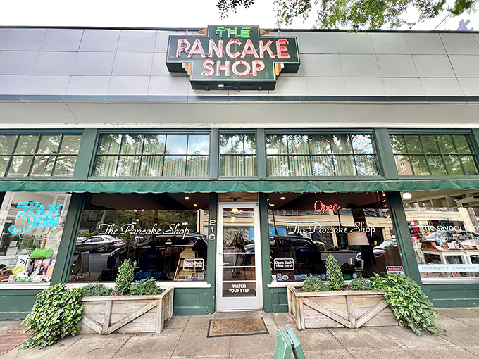 The iconic green-trimmed storefront has been beckoning hungry Hot Springs visitors since 1940. Some architectural styles come and go, but breakfast never goes out of fashion.