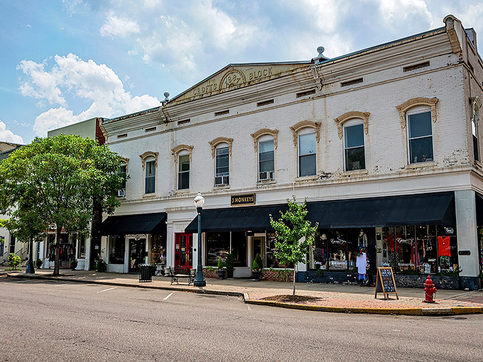 Downtown Aiken's wide boulevards and flower-filled medians aren't just pretty&mdash;they're a time machine to a more elegant era when horses, not horsepower, ruled the streets. 