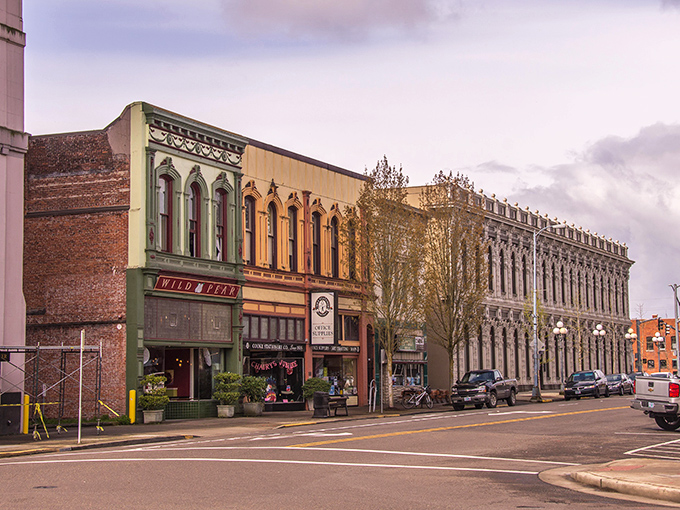 Salem's historic downtown skyline offers a perfect blend of small-town charm and capital city amenities, all without the big-city price tag.