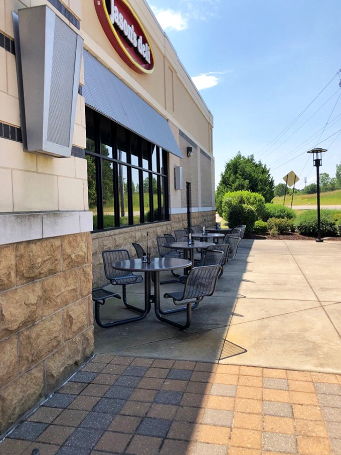 Welcome to sandwich paradise! Jason's Deli's exterior might not win beauty contests, but inside lies a treasure trove of deliciousness waiting to be discovered.
