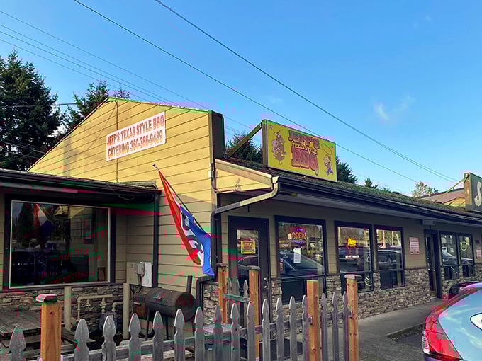 The unassuming yellow exterior of Jeff's Texas Style BBQ in Marysville hides a smoky paradise that would make any Texan nod in approval.