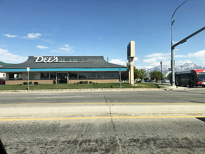 Against the backdrop of Utah's majestic mountains, Dee's stands like a humble culinary fortress, promising comfort food that rivals grandma's kitchen.