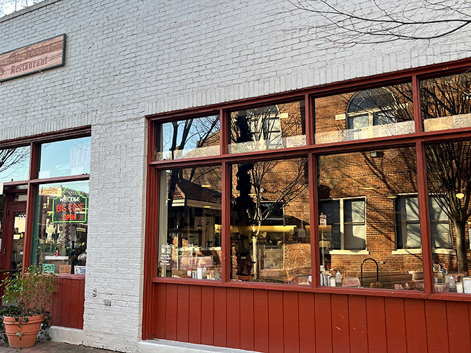 The unassuming white brick exterior of Big Ed's is like a Southern secret handshake &ndash; those who know, go.